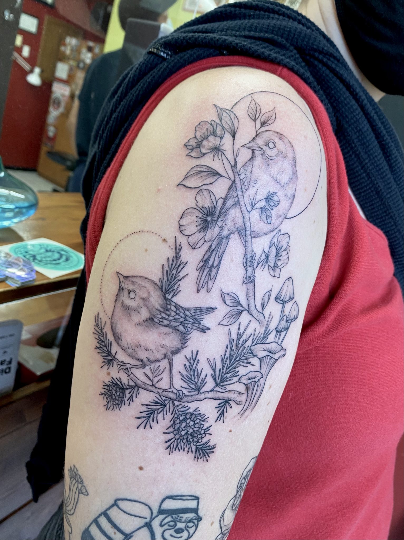 Six Gill Custom Tattoo – Sechelt